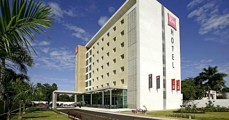 Quoi de Neuf Cabaret Night | Yucatan Living